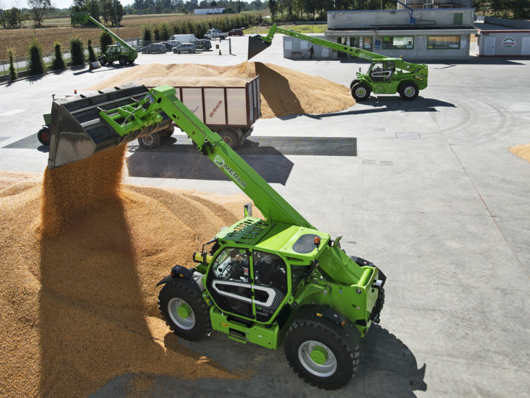 Sollevatori Merlo con tecnologia 4.0 certificata - L'Informatore Agrario