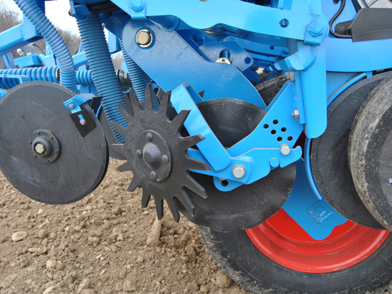 Monosem Monoshox WingFold NX ME, precisione elettrica - L'Informatore ...