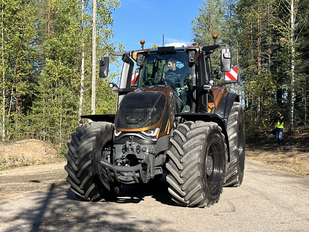 Valtra S6, un «Boss» made in Finland - L'Informatore Agrario